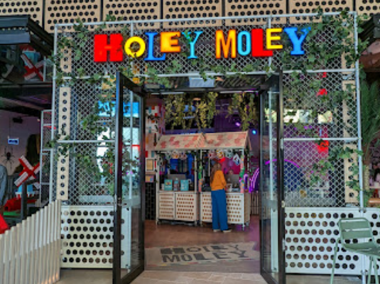Holey Moley Mini Golf Chadstone - Lifestyle